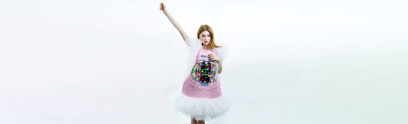 LG Display unveils stretchable displays at Seoul Fashion Week